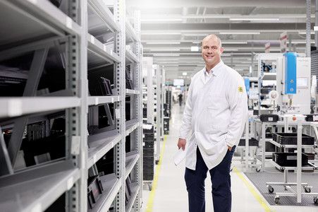 Labor Automation | Branchen | Leuze